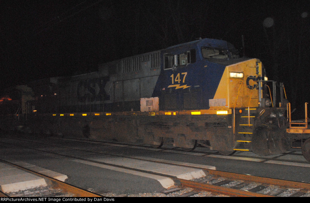 CSX AC44CW 147 trails third out on Q034-27